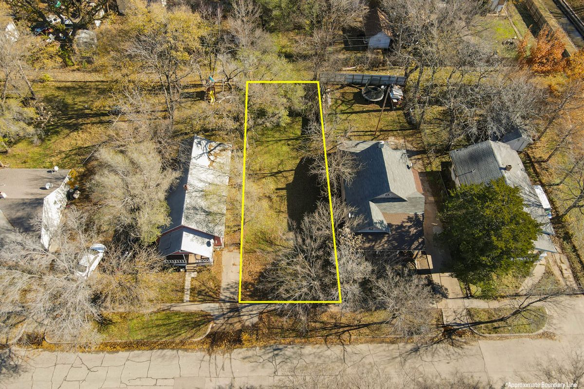 (N) ABSOLUTE 0.11± Acre Vacant Residential Lot, 416 N. Ash St., Wichita ...