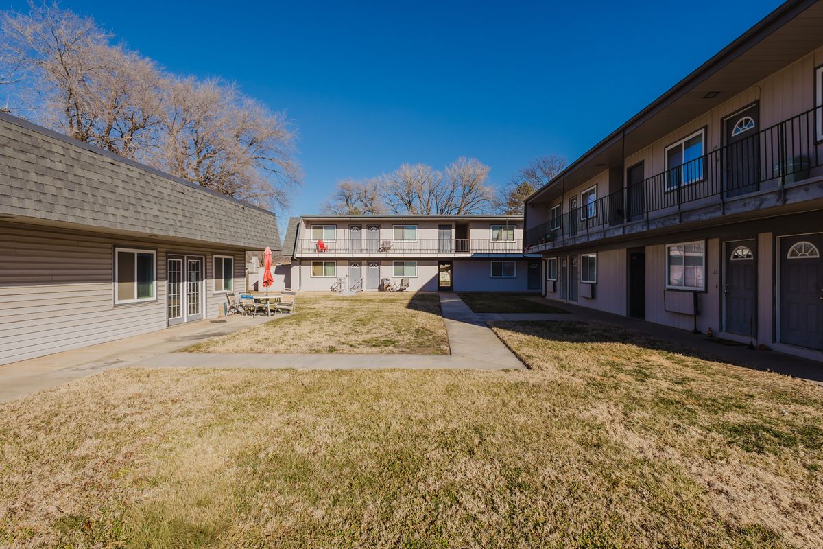 Sierra Square Apartments - 14 Units, Sierra Square Apartments - 3007 ...