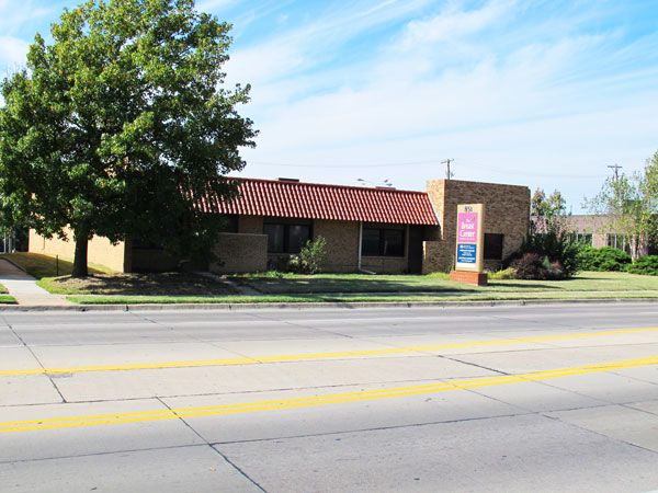 (NE) ABSOLUTE - 6,584 SF ± Bldg. Near Wesley, 851 N Hillside St ...