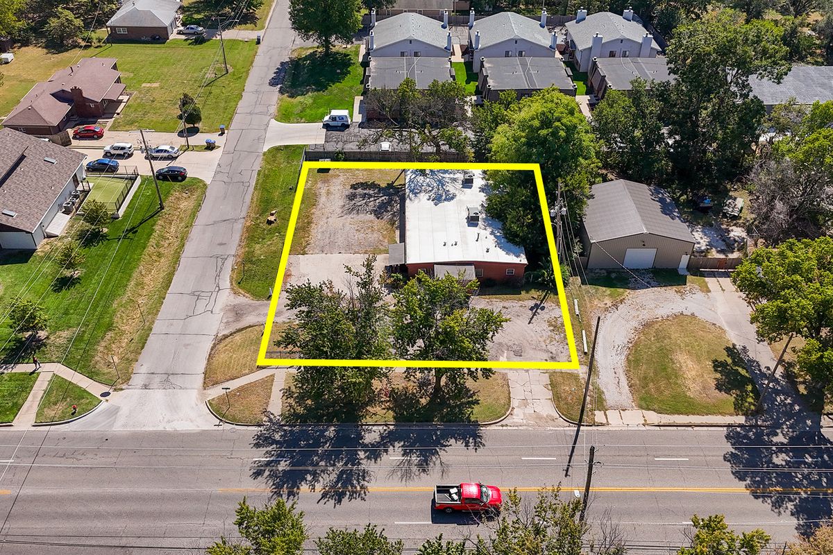 (NW) ABSOLUTE 3,168± Sq Ft Commercial Building, 3301 W. 13th St. N ...