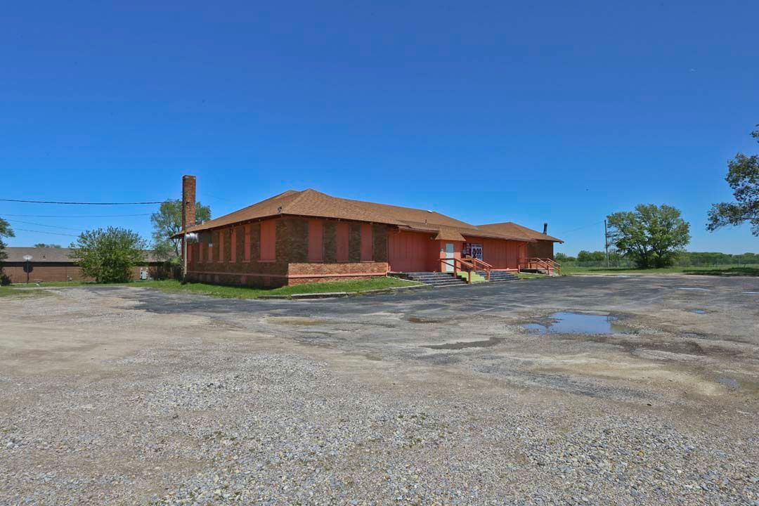 (SE) ABSOLUTE - 6,976 Sq. Ft. Commercial Building On Nearly 2 Acres ...