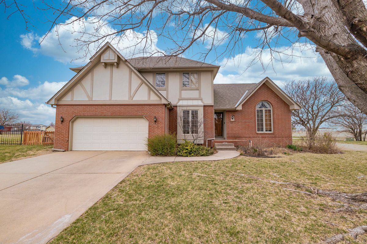 2815 N. Beacon Hill Ct., Wichita, KS 67220 - McCurdy | Real Estate ...