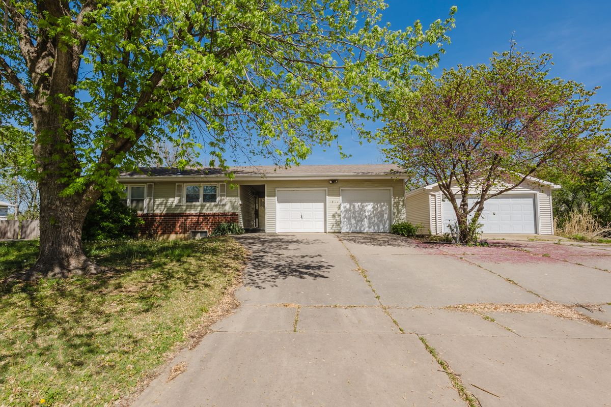 1814 S. Mission Rd., Wichita, KS 67207 - McCurdy | Real Estate & Auction